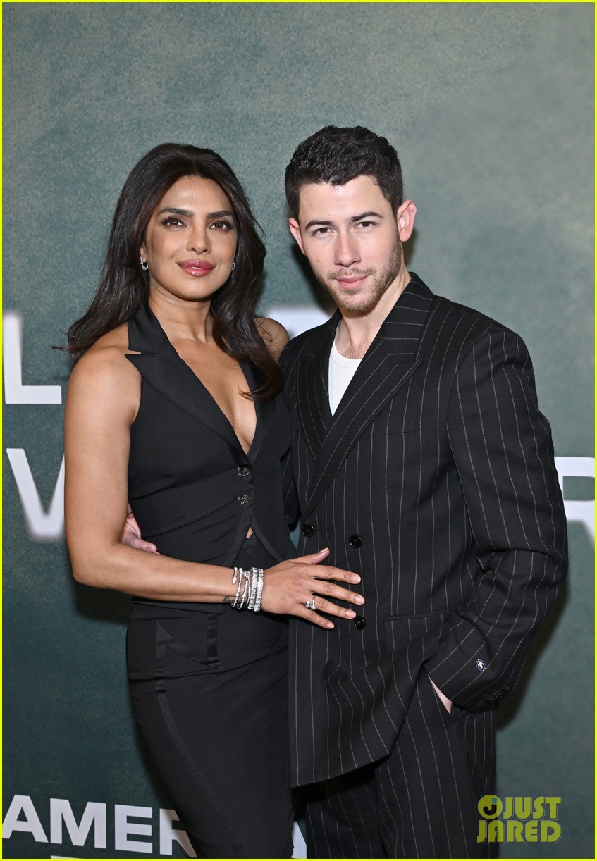 Nick Jonas Gets Support From Wife Priyanka Chopra & His Brothers at ...
