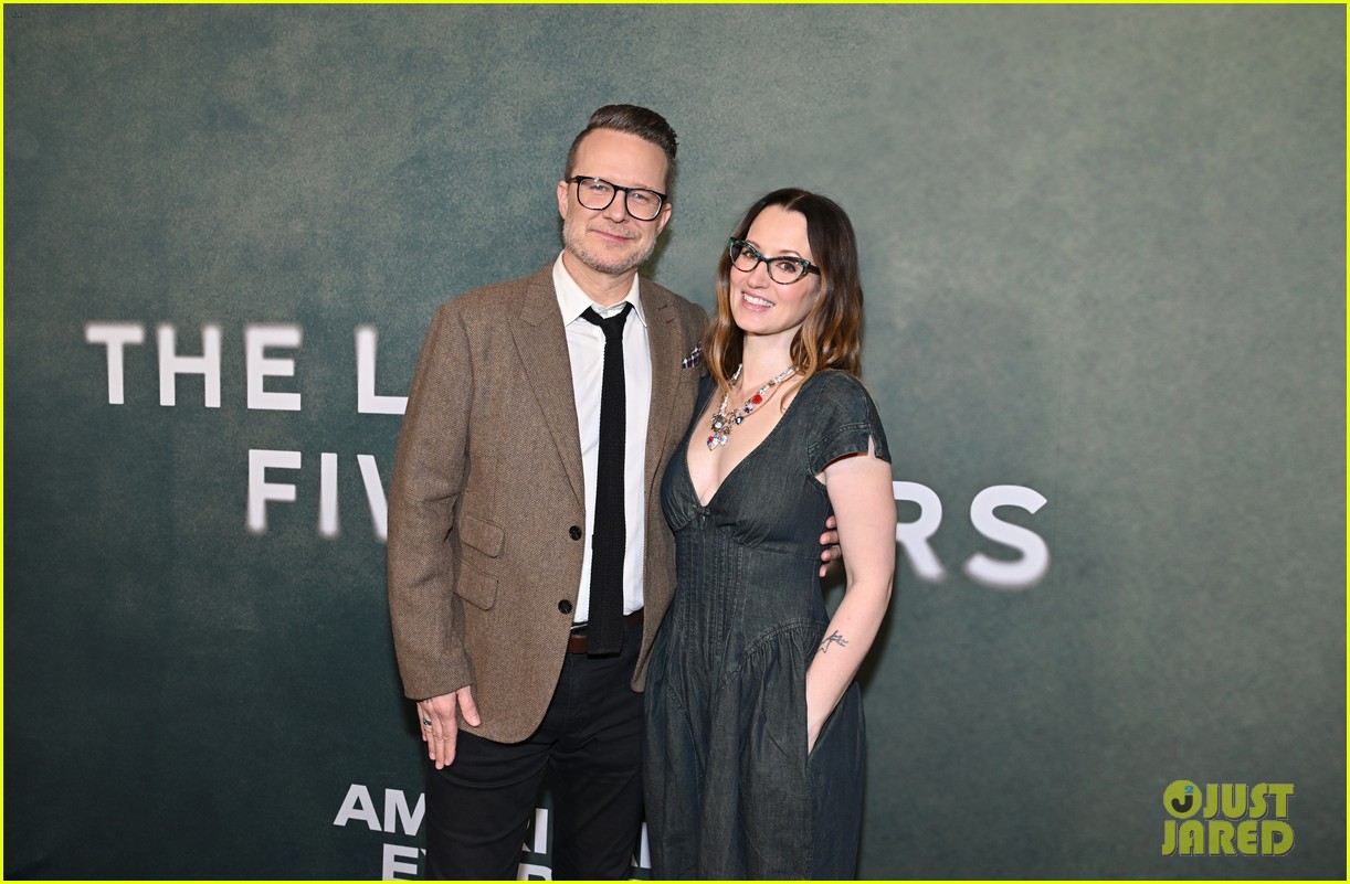 Nick Jonas Gets Support From Wife Priyanka Chopra & His Brothers at ...