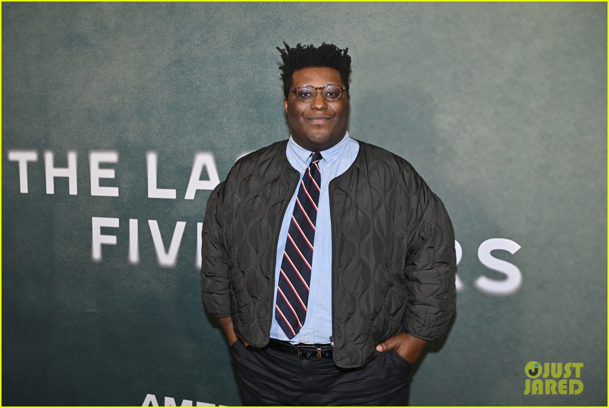 Nick Jonas Gets Support From Wife Priyanka Chopra & His Brothers at ...