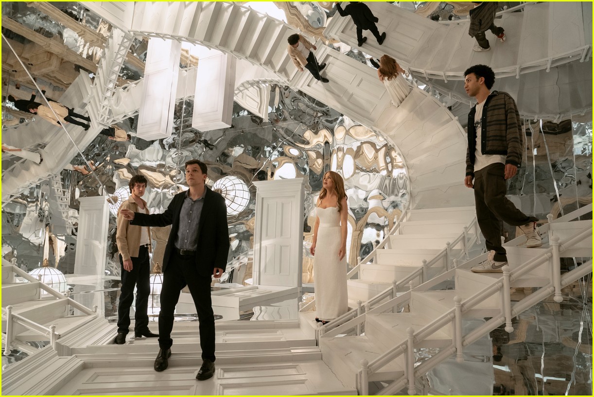 'Now You See Me 3' Trailer Brings Back the Four Horsemen with Rosamund ...