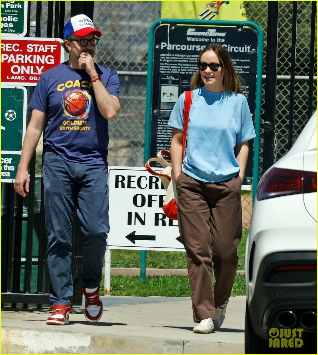 Photo: jason s olivia wilde hug april 19 | Photo 5143946 | Just Jared ...