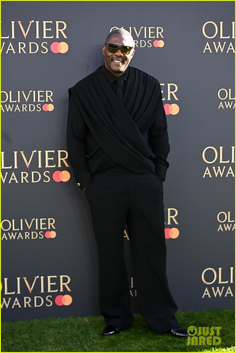 Marvel Stars Cate Blanchett, Tom Hiddleston & Hayley Atwell Serve as ...