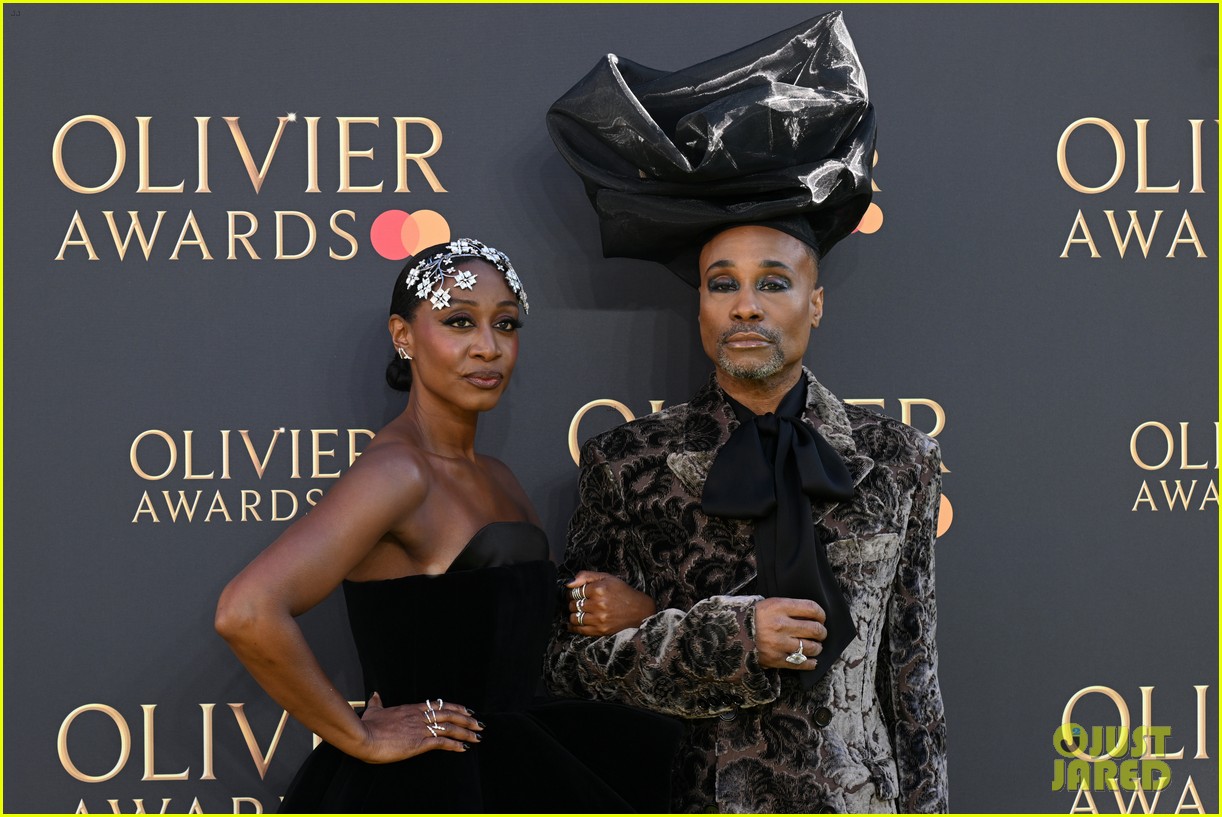 Marvel Stars Cate Blanchett, Tom Hiddleston & Hayley Atwell Serve as ...