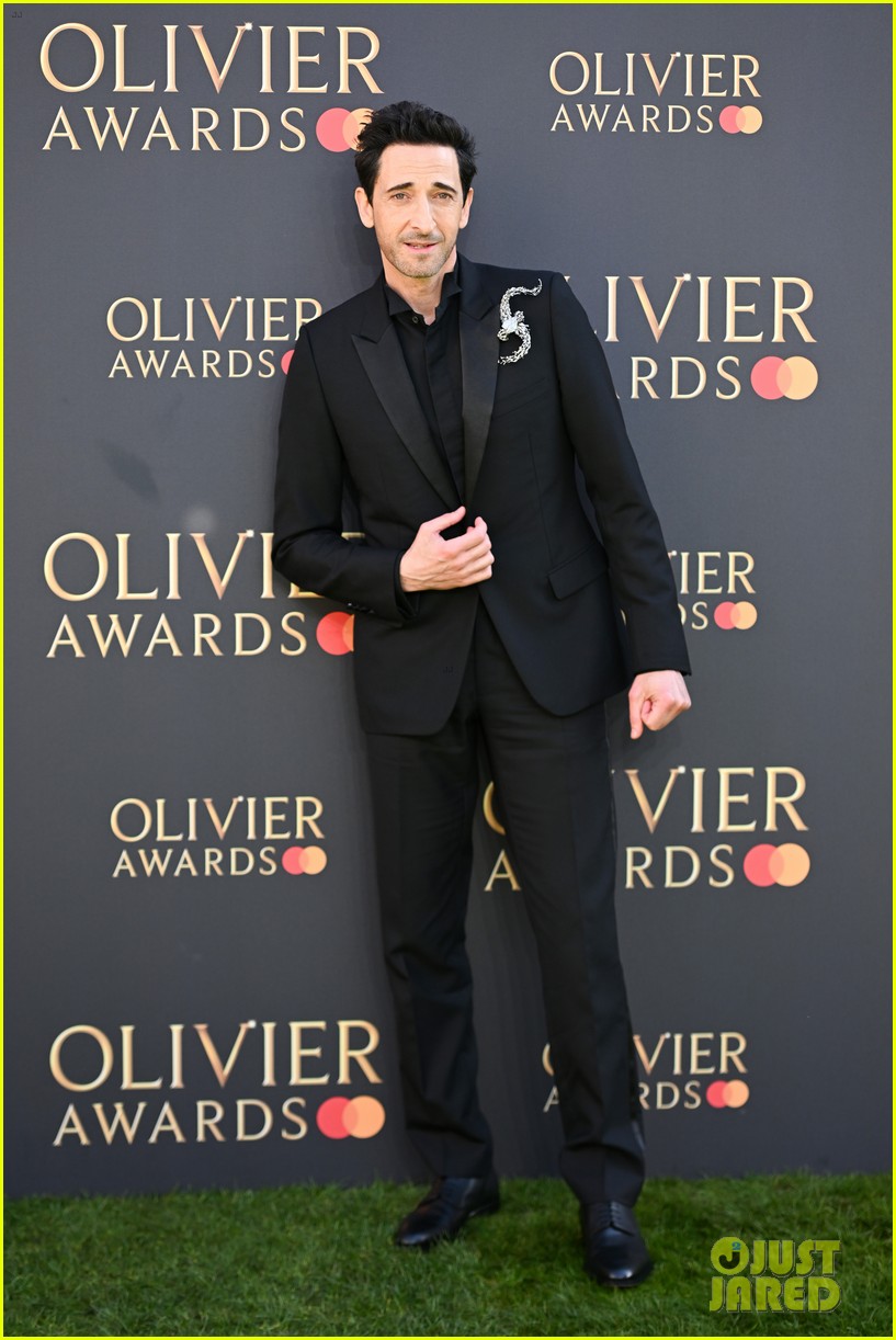 Marvel Stars Cate Blanchett, Tom Hiddleston & Hayley Atwell Serve as ...