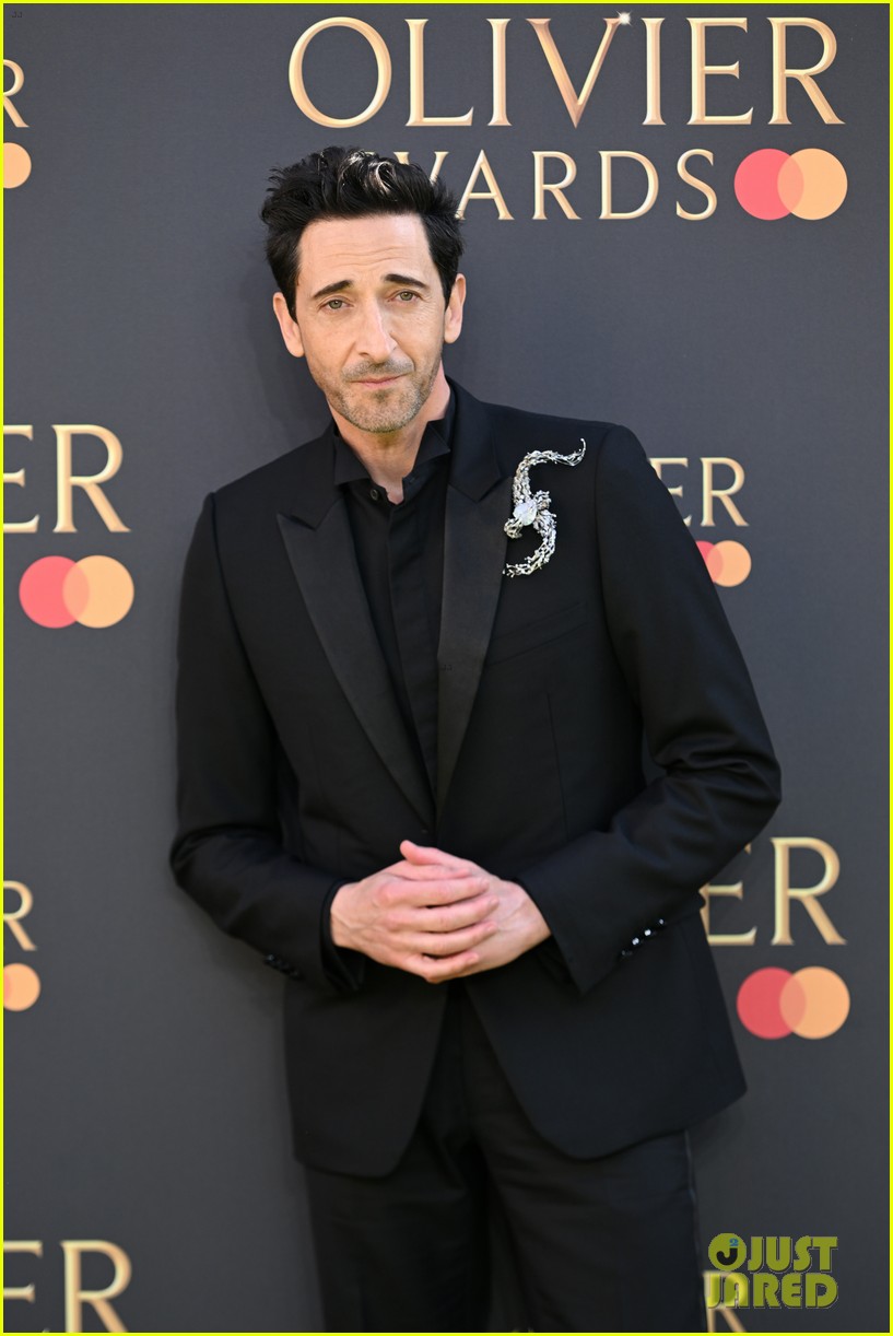 Marvel Stars Cate Blanchett, Tom Hiddleston & Hayley Atwell Serve as ...