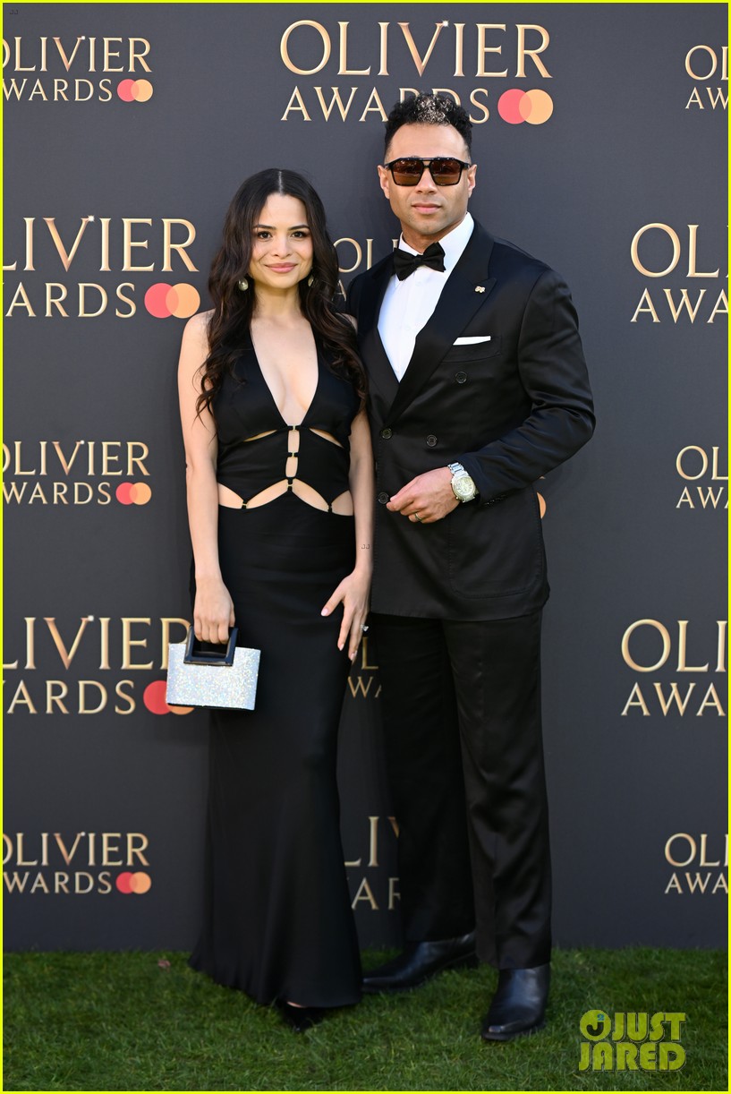 Marvel Stars Cate Blanchett, Tom Hiddleston & Hayley Atwell Serve as ...