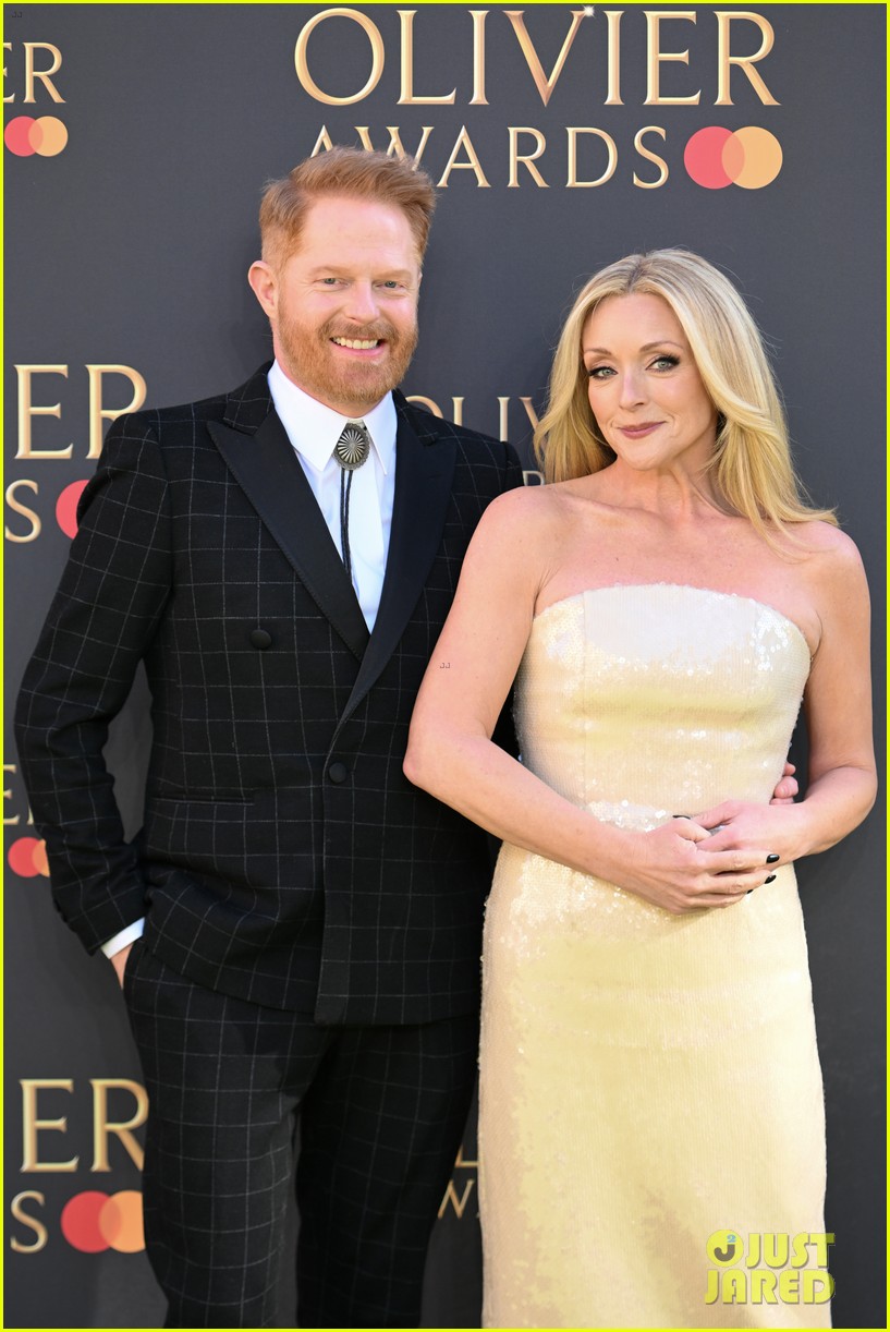 Marvel Stars Cate Blanchett, Tom Hiddleston & Hayley Atwell Serve as ...