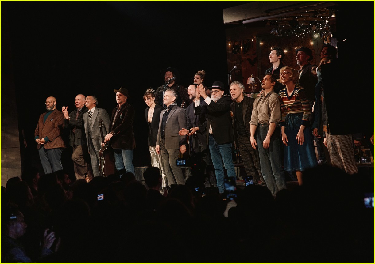 'Dead Outlaw' Stars Andrew Durand & Julia Knitel Lead a Star-Studded ...