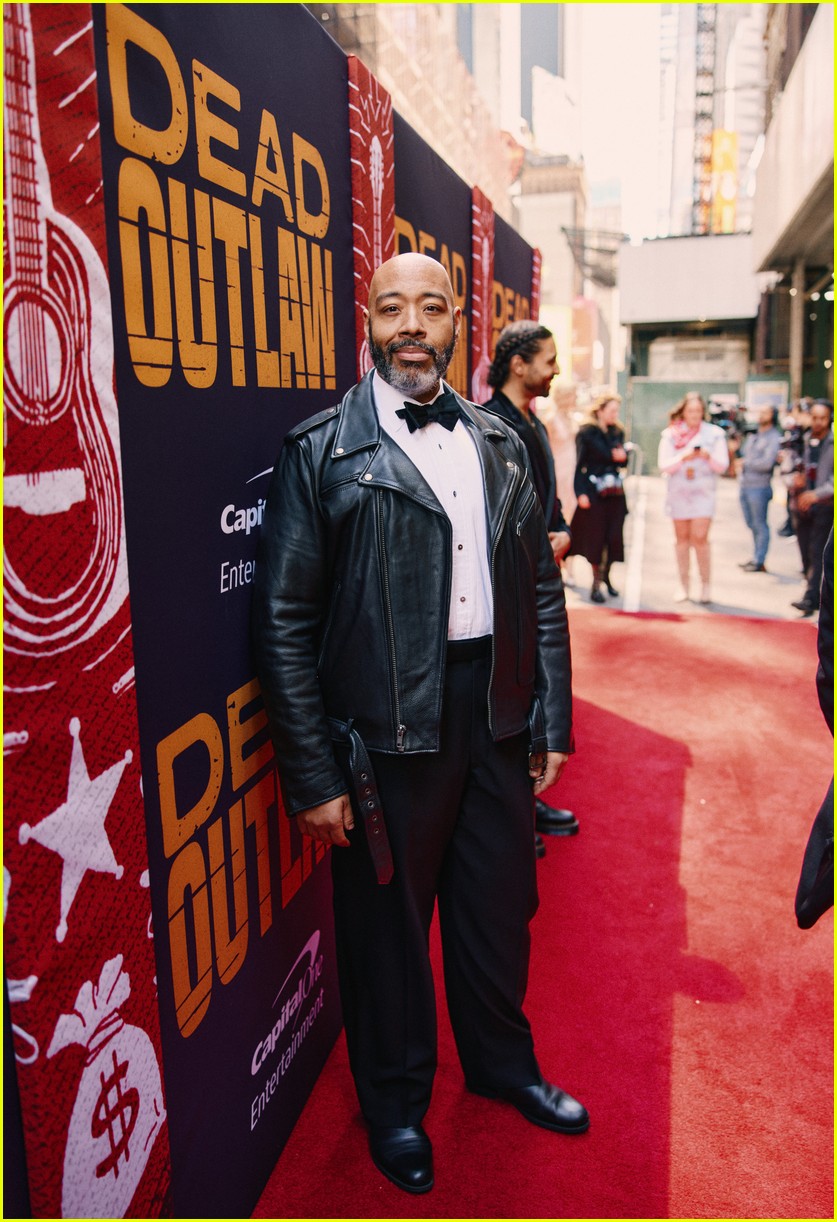 'Dead Outlaw' Stars Andrew Durand & Julia Knitel Lead a Star-Studded ...