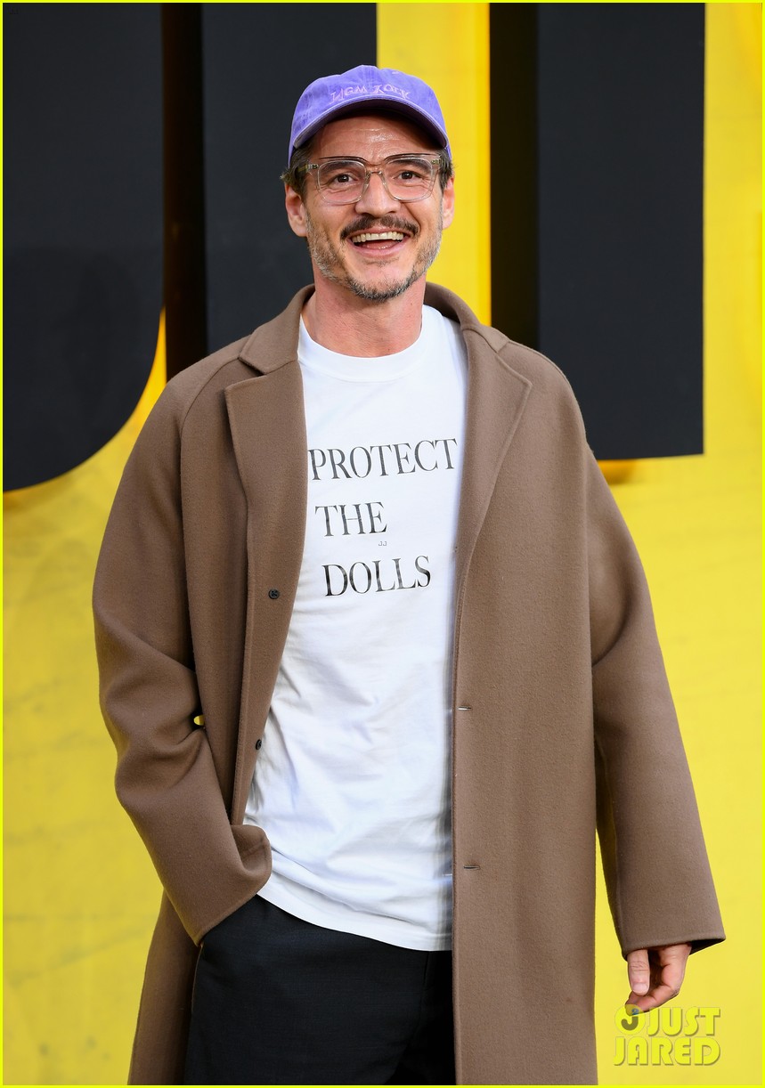 Pedro Pascal Shows Support for Trans Rights with His 'Thunderbolts' Premiere Outfit!: Photo ...