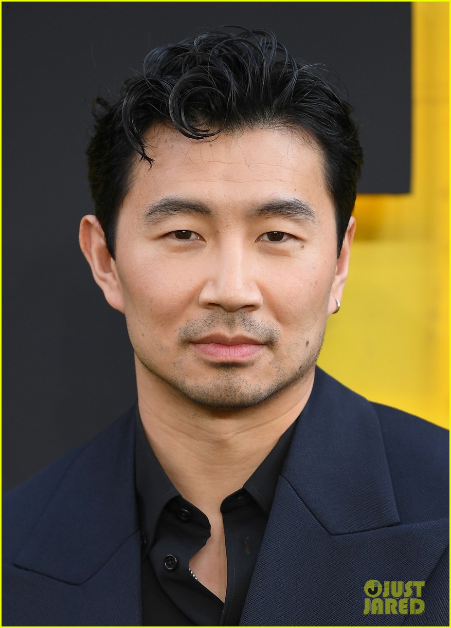 Pedro Pascal Shows Support for Trans Rights with His 'Thunderbolts' Premiere Outfit!: Photo ...