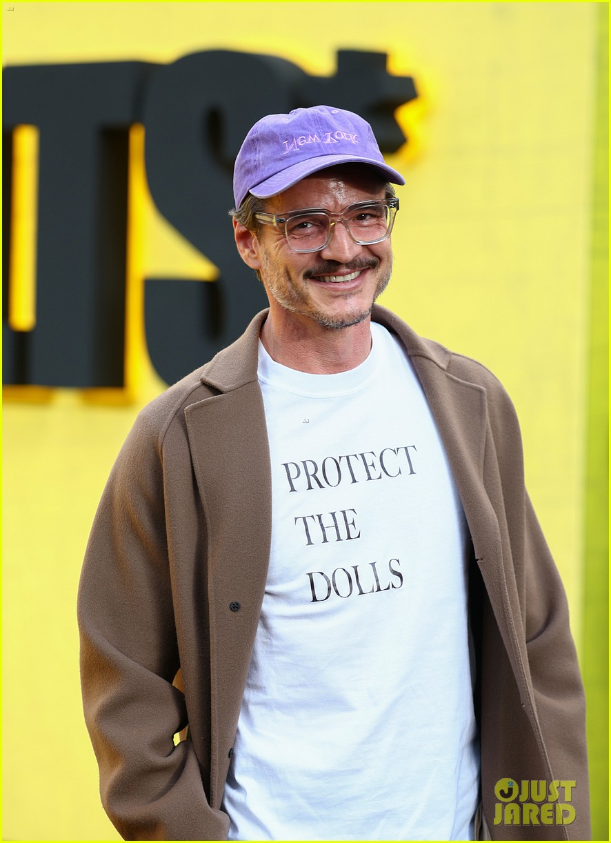 Pedro Pascal Shows Support for Trans Rights with His 'Thunderbolts' Premiere Outfit!: Photo ...