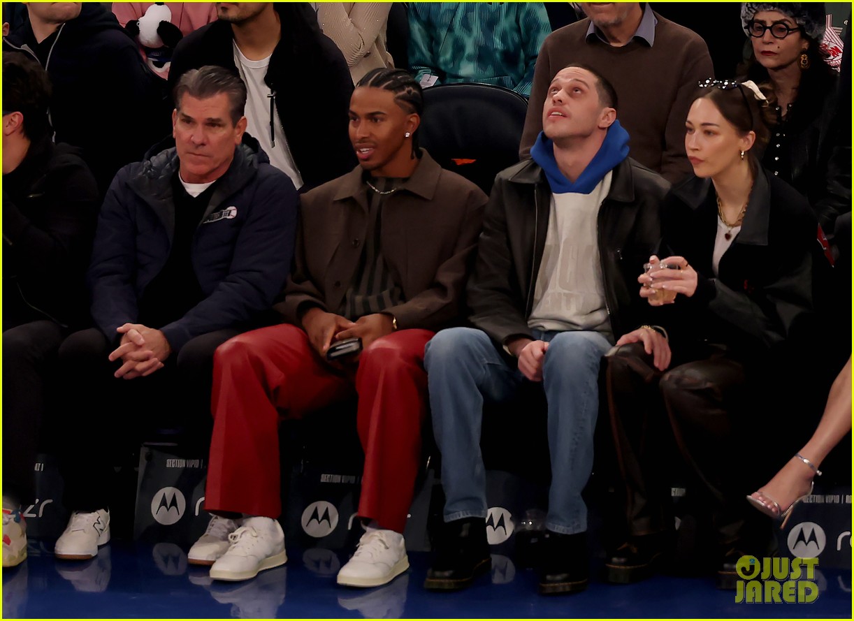 Pete Davidson & Girlfriend Elsie Hewitt Sit Courtside at New York ...