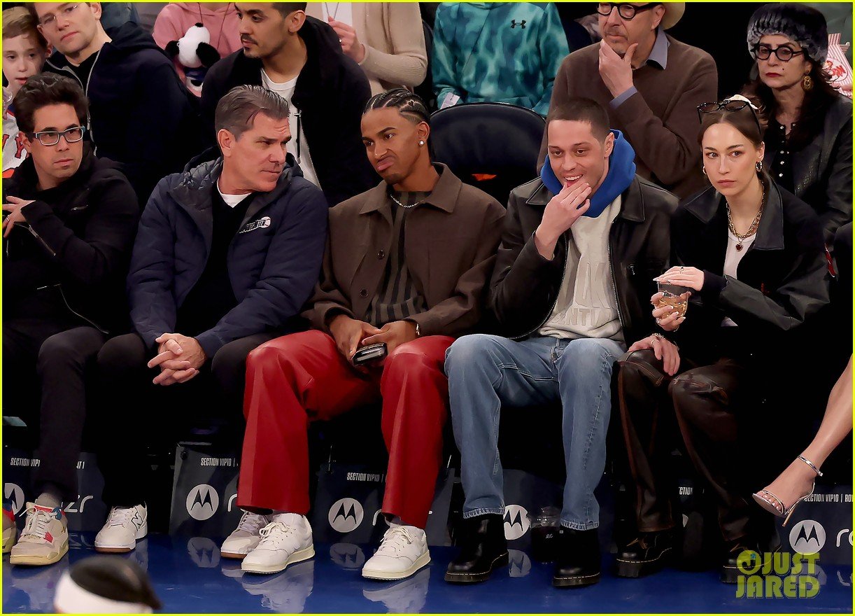 Pete Davidson & Girlfriend Elsie Hewitt Sit Courtside at New York ...