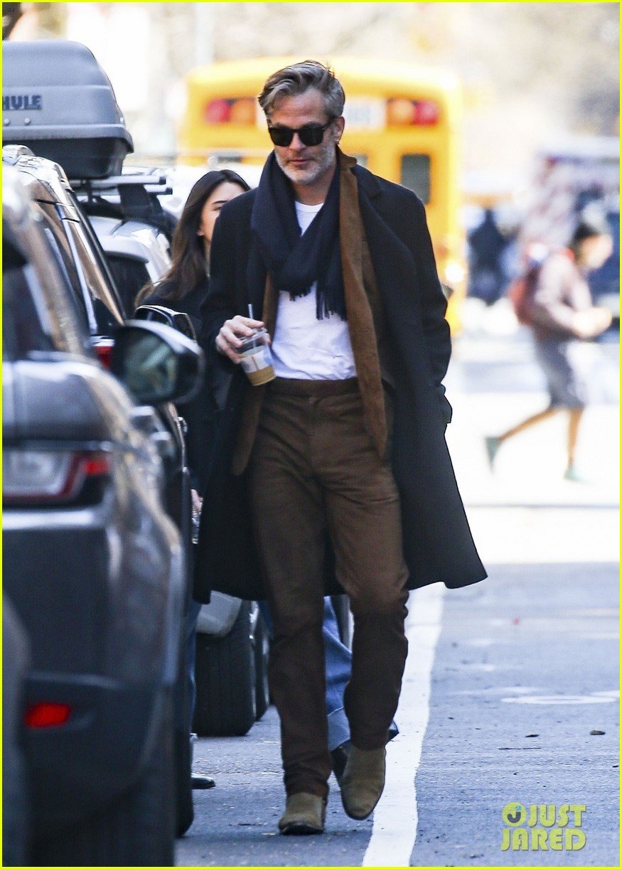 Chris Pine & Girlfriend Keana Sky Wenger Still Going Strong, Spotted ...