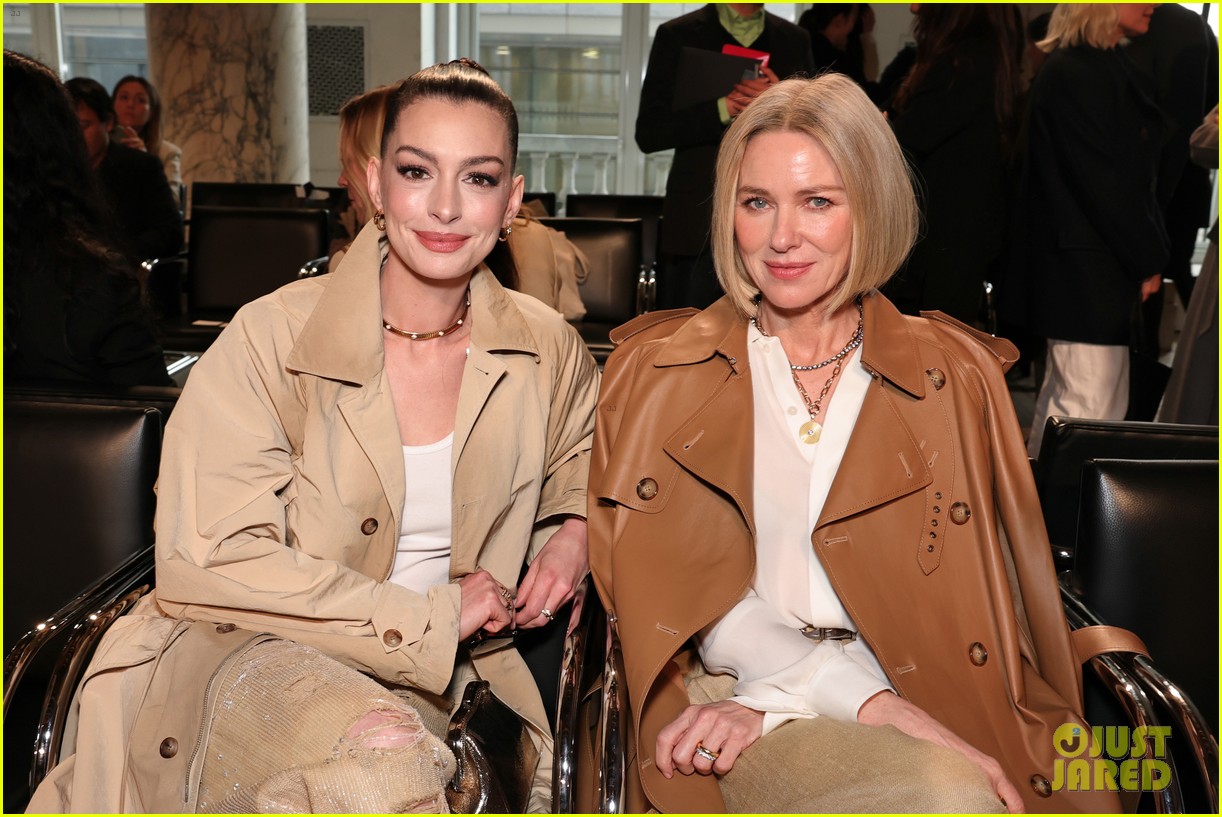 Anne Hathaway Sits Front Row with Michelle Williams & Naomi Watts at ...