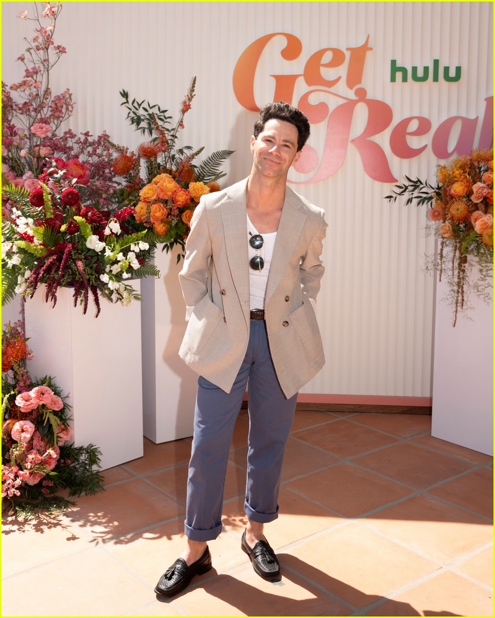 Robert Irwin Goes Shirtless, Carries Snake to Hulu's Get Real Event to Announce 'DWTS' Casting ...