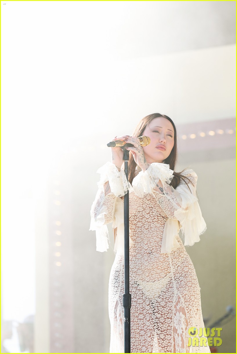 Shaboozey Brings Out Surprise Guest Noah Cyrus for Coachella 2025 ...