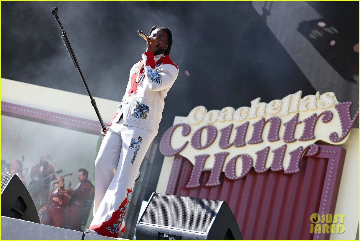 Shaboozey Brings Out Surprise Guest Noah Cyrus for Coachella 2025 ...