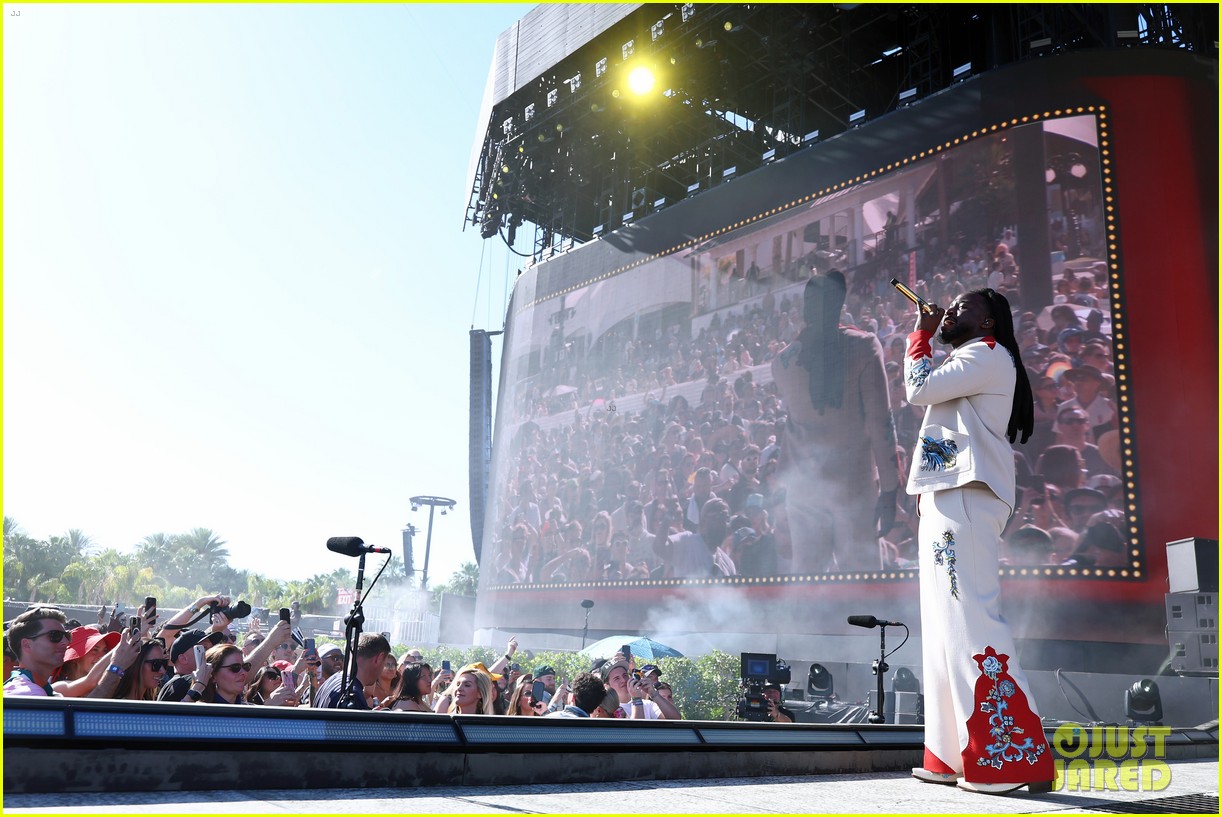 Shaboozey Brings Out Surprise Guest Noah Cyrus for Coachella 2025 ...