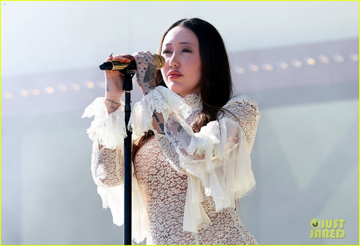 Shaboozey Brings Out Surprise Guest Noah Cyrus for Coachella 2025 ...