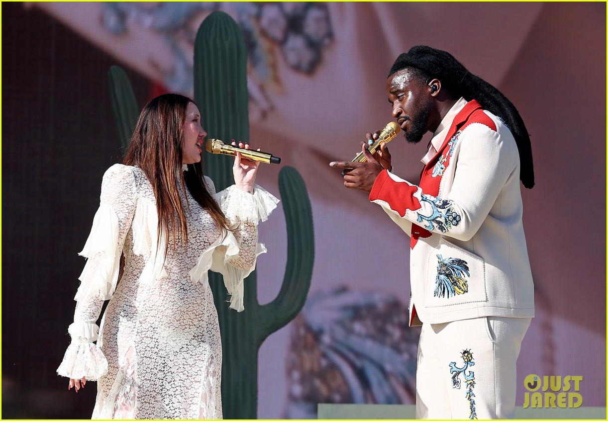 Shaboozey Brings Out Surprise Guest Noah Cyrus for Coachella 2025 ...
