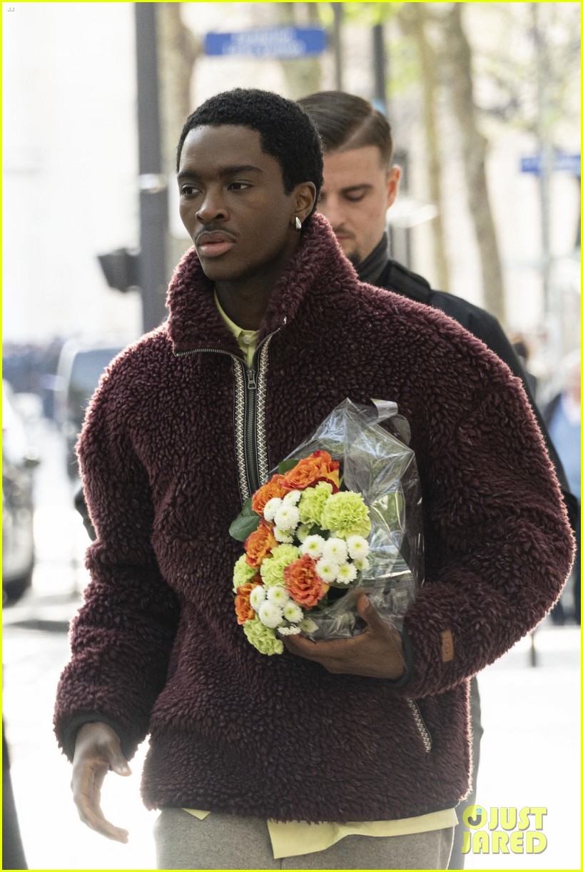 Sarah Jessica Parker & Elsa Hosk Film New UGG Commercial In Paris, Plus ...