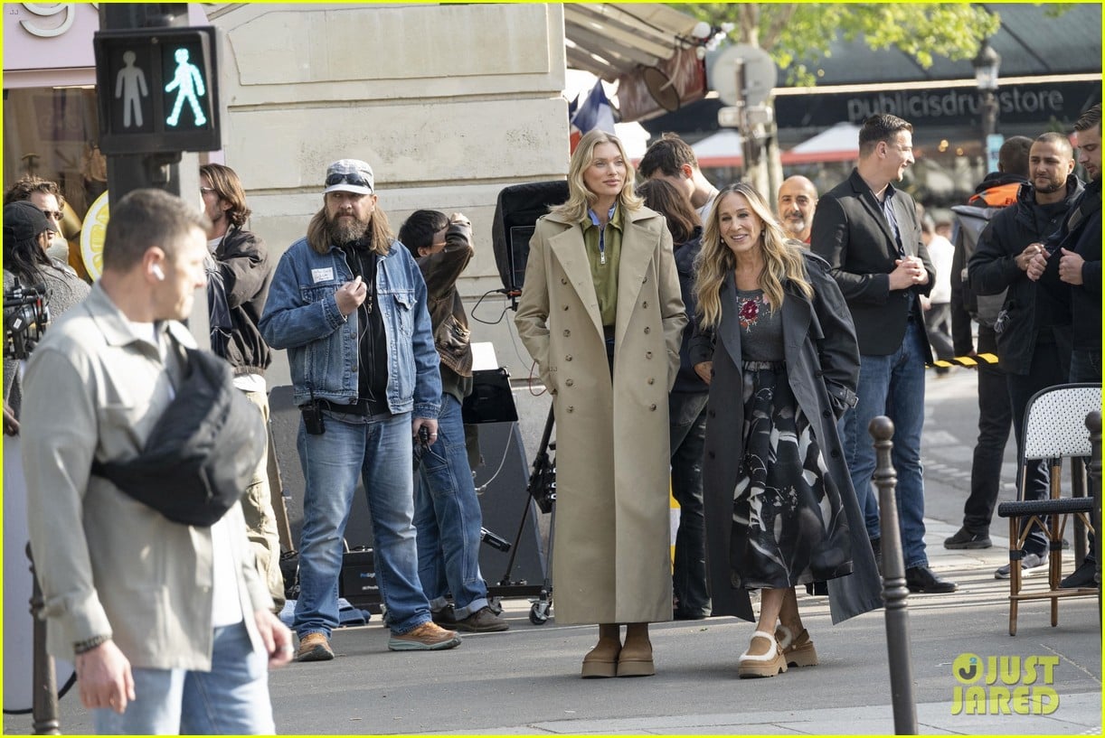 Sarah Jessica Parker & Elsa Hosk Film New UGG Commercial In Paris, Plus How to Buy The Clogs ...