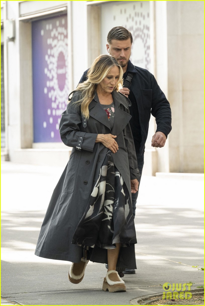 Sarah Jessica Parker & Elsa Hosk Film New UGG Commercial In Paris, Plus ...