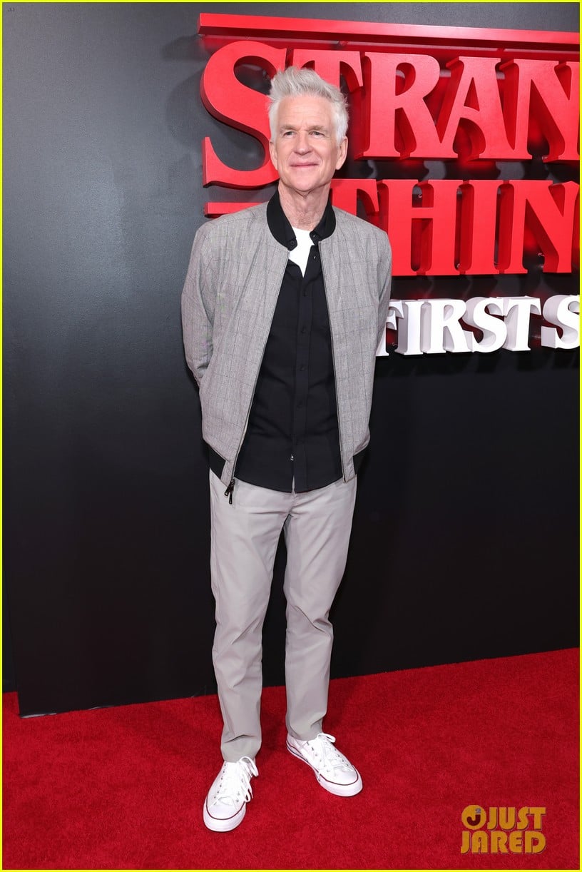 Charlie Heaton, Natalia Dyer, Noah Schnapp & More 'Stranger Things' Stars Attend Broadway Play's ...