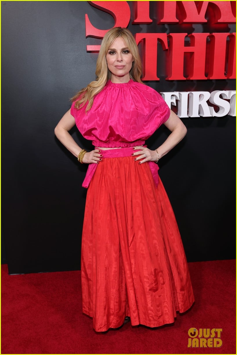 Charlie Heaton, Natalia Dyer, Noah Schnapp & More 'Stranger Things' Stars Attend Broadway Play's ...