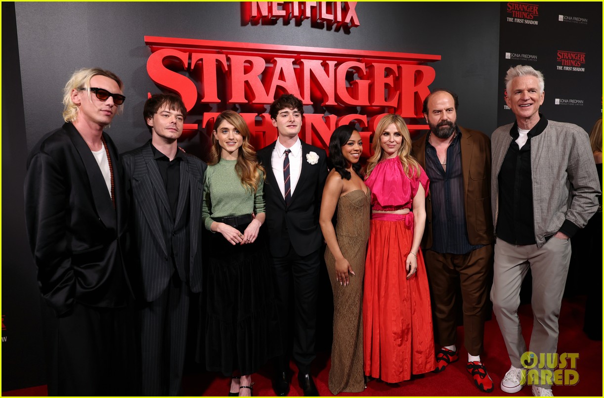 Charlie Heaton, Natalia Dyer, Noah Schnapp & More 'Stranger Things' Stars Attend Broadway Play's ...