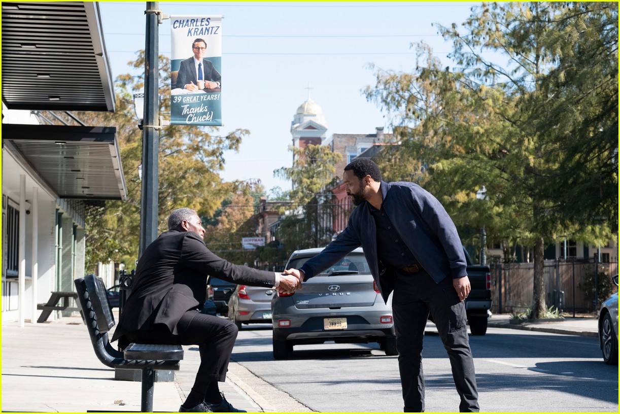 Tom Hiddleston Dances Through Life in 'The Life of Chuck' Trailer ...