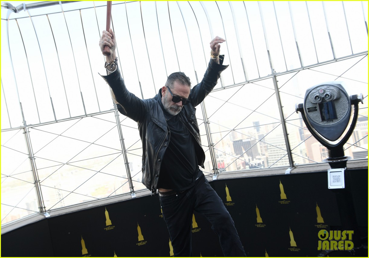 'Walking Dead' Takes Over New York City, Jeffrey Dean Morgan Has Fun ...
