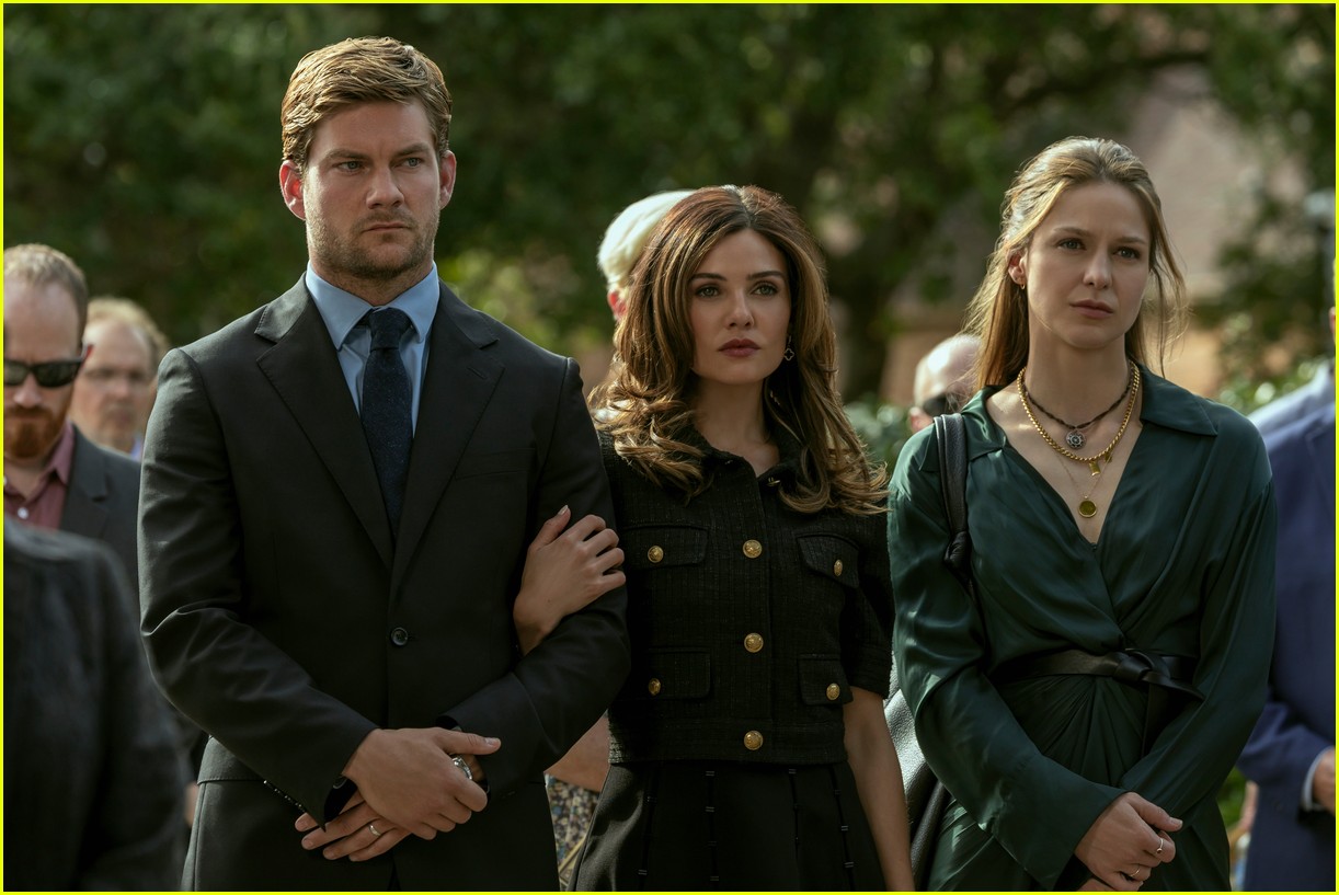 'The Waterfront' First Look Photos & Premiere Date Revealed: Holt McCallany & Maria Bello Lead ...