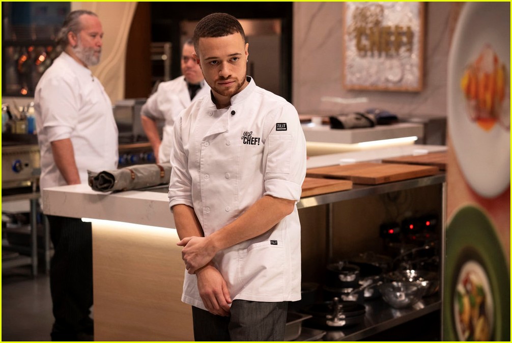 'Yes, Chef!' Cast: 2 Hosts, 12 Contestants Announced for NBC ...