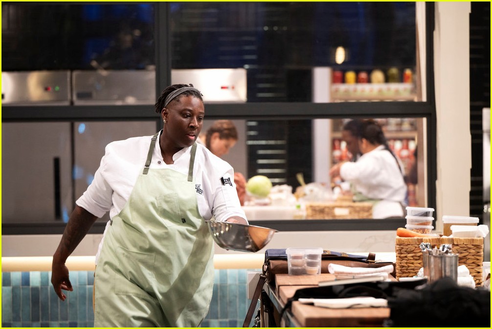 'Yes, Chef!' Cast: 2 Hosts, 12 Contestants Announced for NBC ...