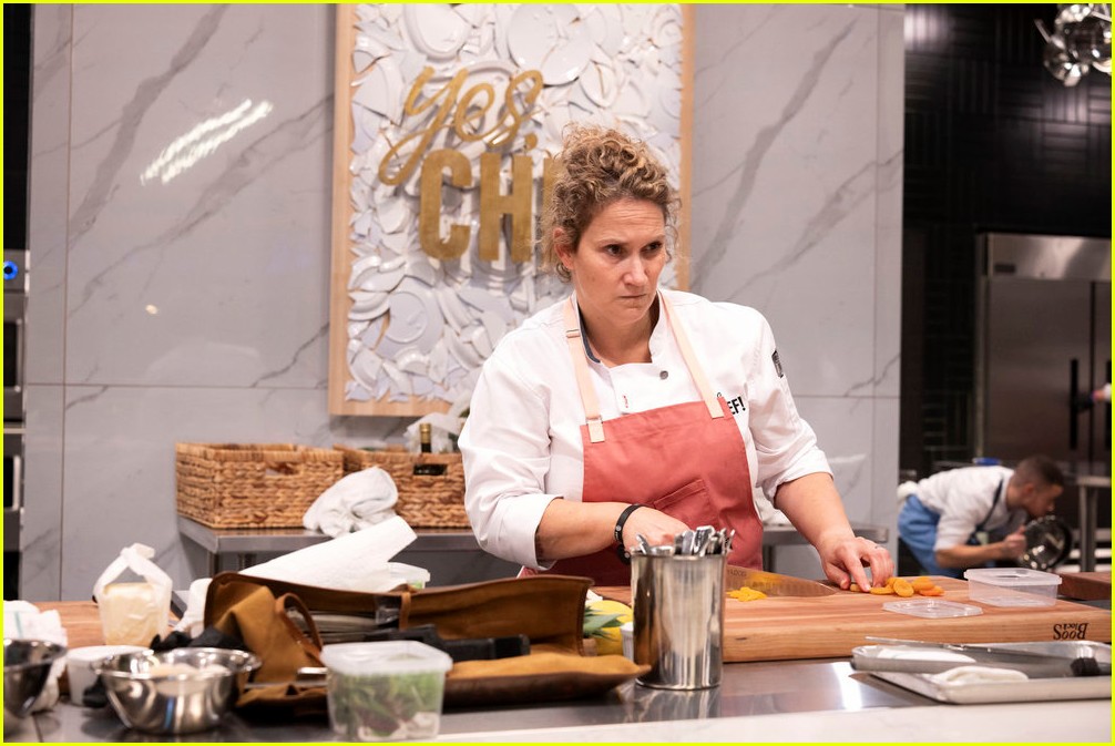 'Yes, Chef!' Cast: 2 Hosts, 12 Contestants Announced for NBC ...