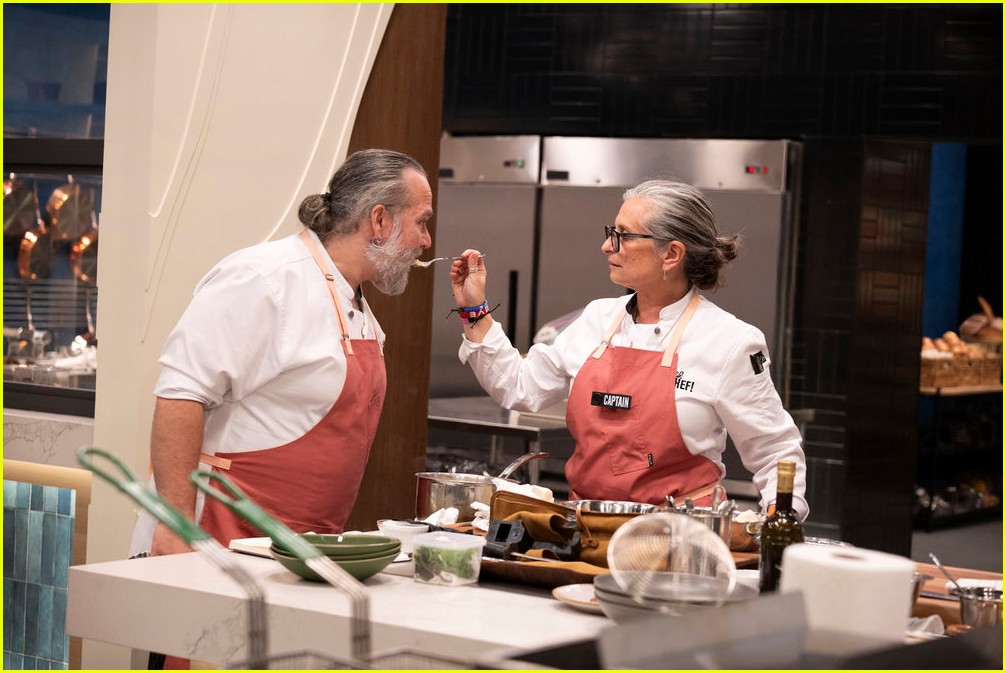 'Yes, Chef!' Cast: 2 Hosts, 12 Contestants Announced for NBC ...