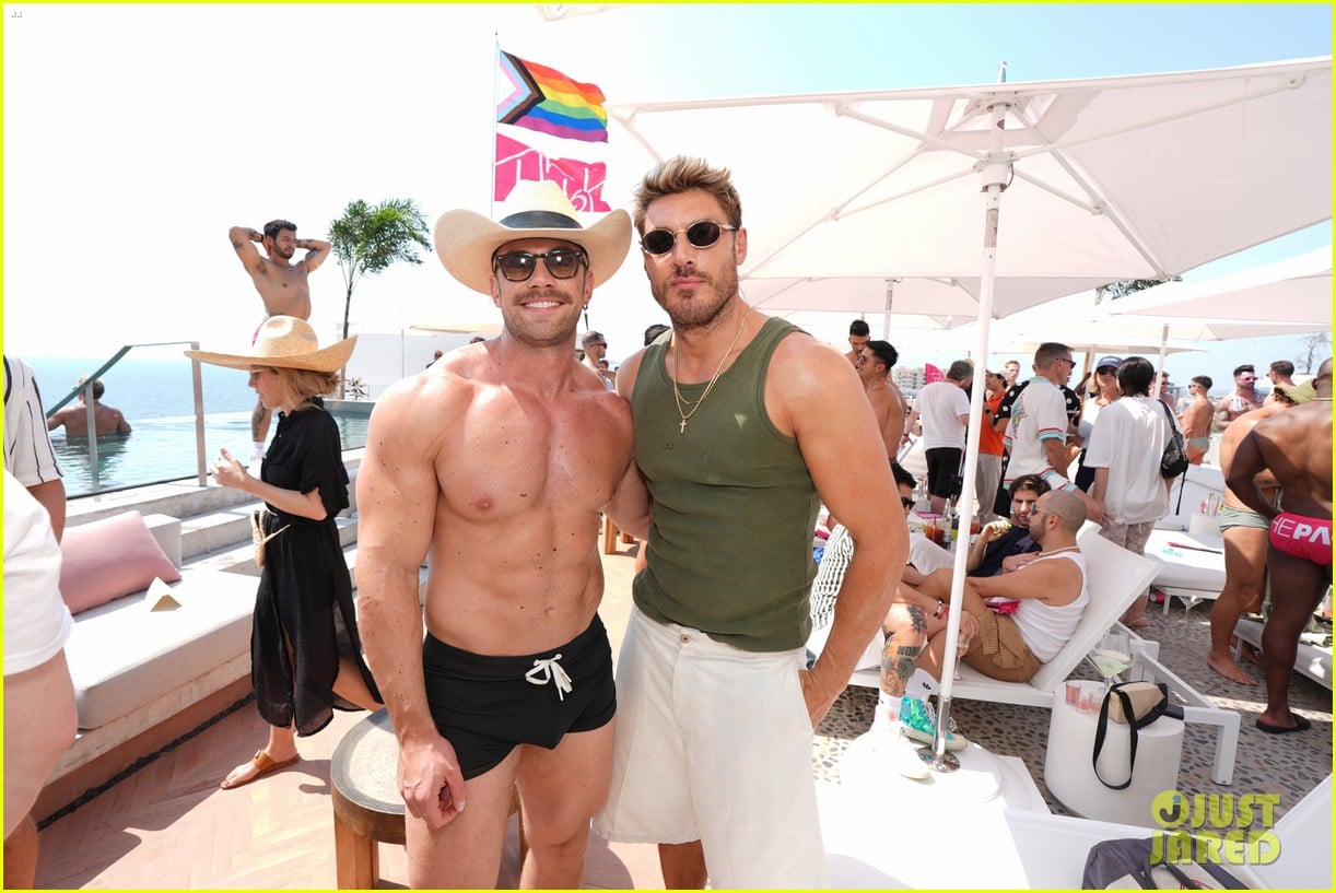 Zane Phillips Goes Shirtless in Mexico with Boyfriend Froy Gutierrez, Bares Buff Body at the ...