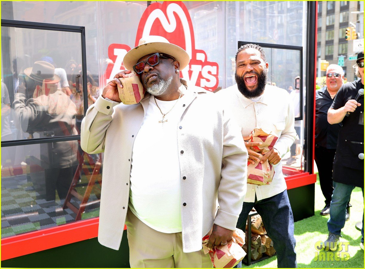 Anthony Anderson & Cedric the Entertainer Debut Their New Sauces They ...