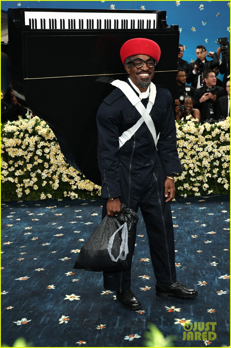 André 3000 Wears Piano On His Back at Met Gala 2025, Releases Surprise ...