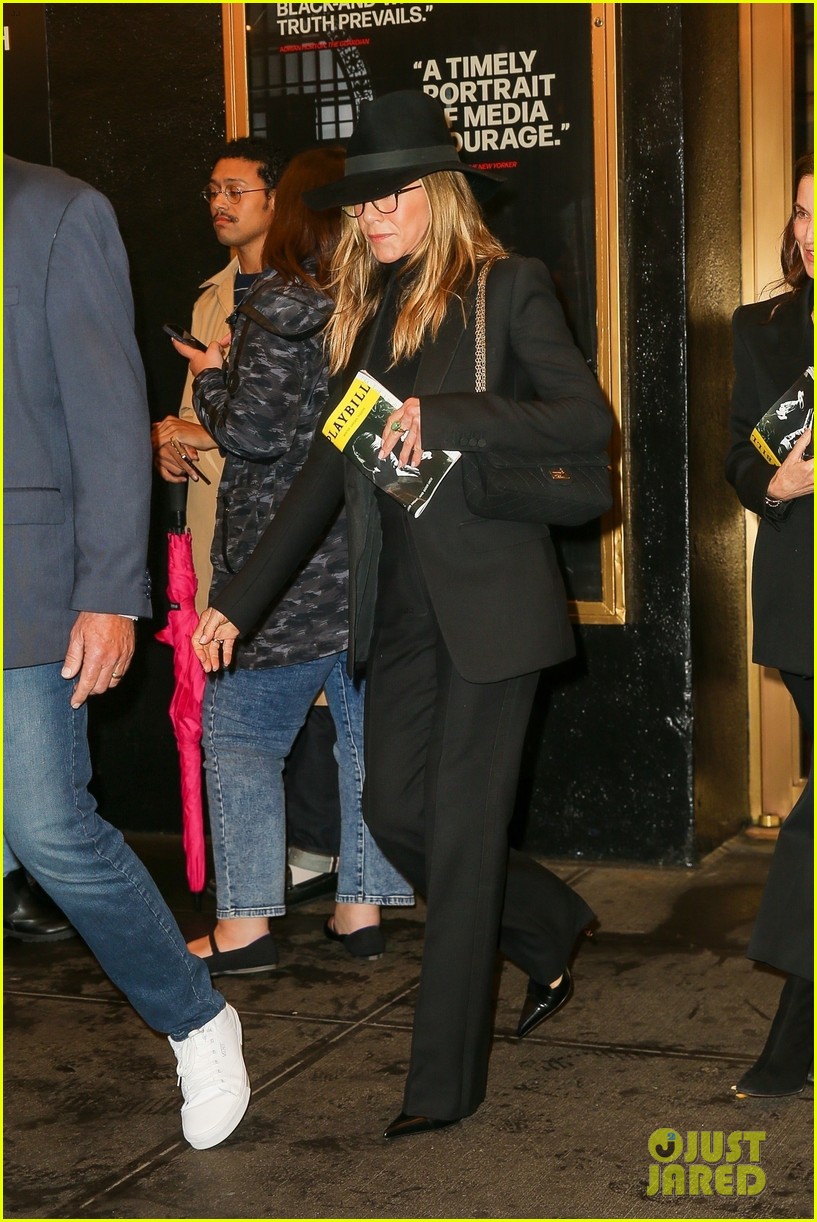 Jennifer Aniston & Jason Bateman Check Out Pal George Clooney's ...