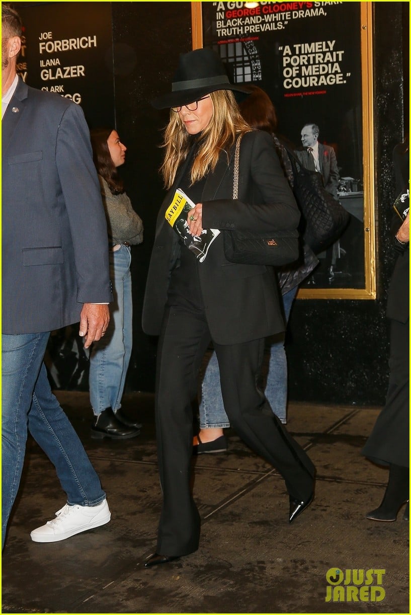 Jennifer Aniston & Jason Bateman Check Out Pal George Clooney's ...