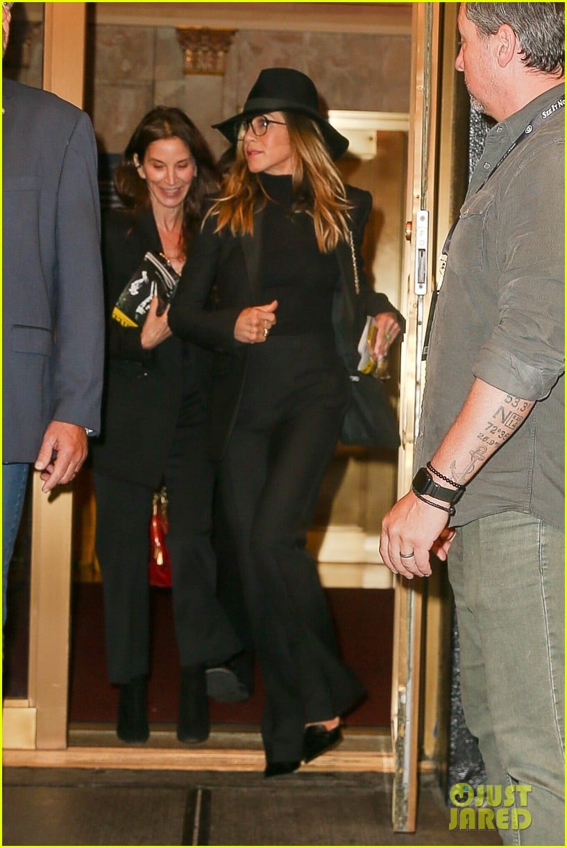 Jennifer Aniston & Jason Bateman Check Out Pal George Clooney's ...
