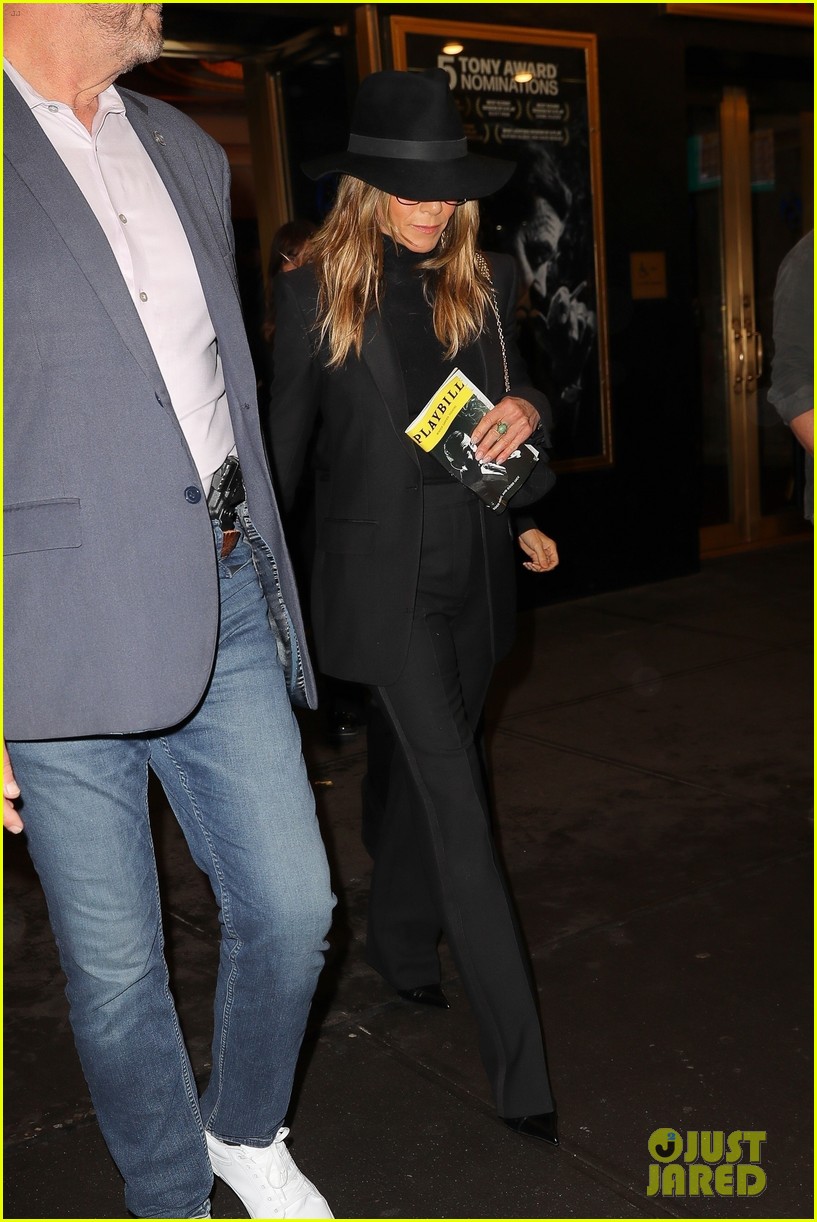 Jennifer Aniston & Jason Bateman Check Out Pal George Clooney's ...