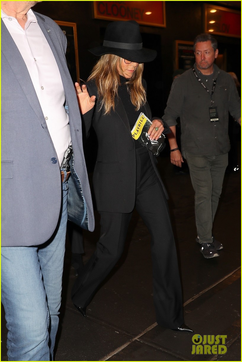 Jennifer Aniston & Jason Bateman Check Out Pal George Clooney's ...