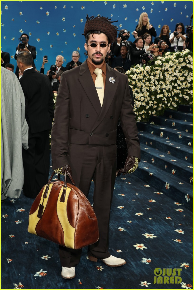 Photo: bad bunny prada king at met gala 15 | Photo 5153280 | Just Jared ...