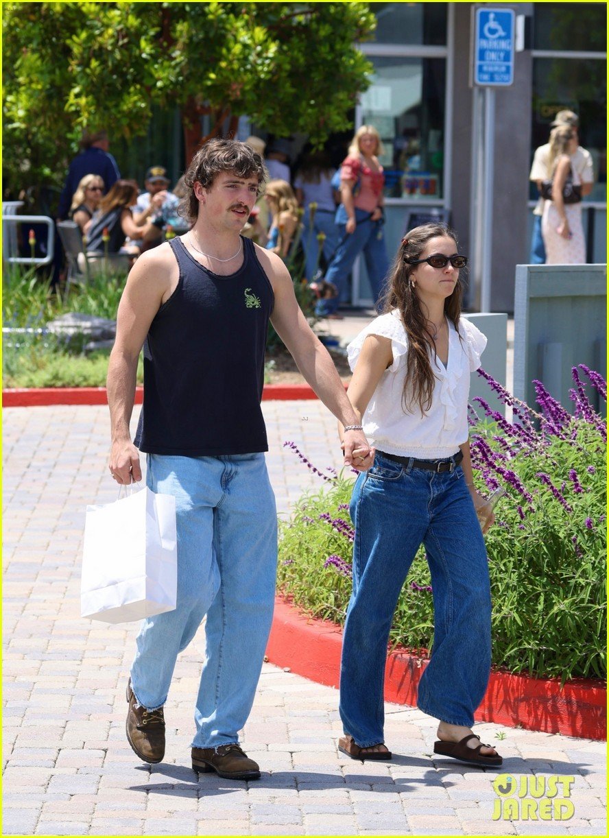Benson Boone & Girlfriend Maggie Thurmon Hold Hands During Day Out in Malibu: Photo 5156795 ...
