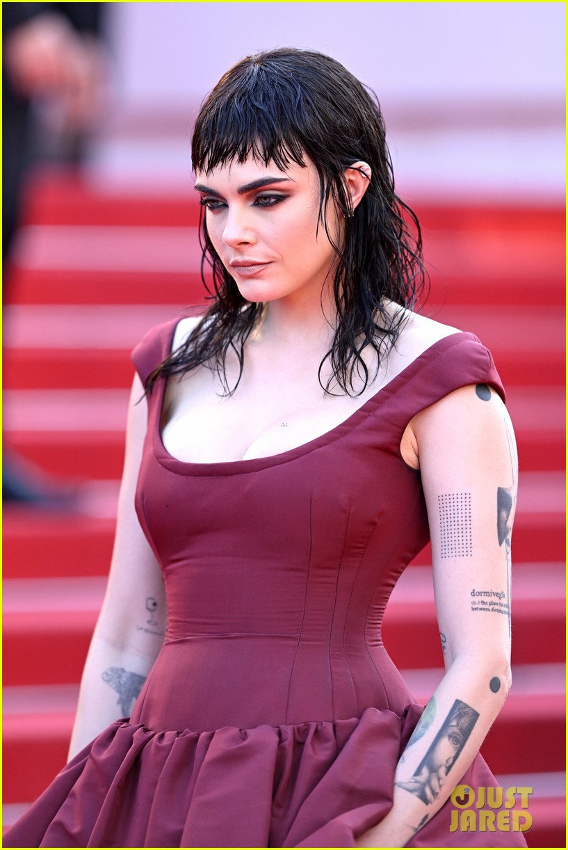 Cara Delevingne Debuts New Dark Hair at Cannes 2025 Premiere!: Photo ...